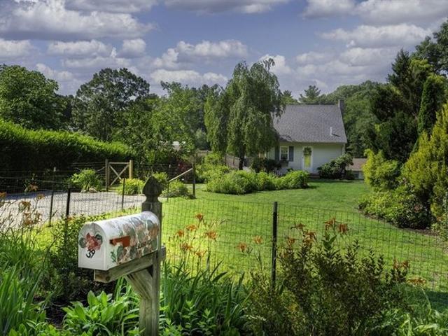 39 Leland Rd, Norfolk, MA 02056