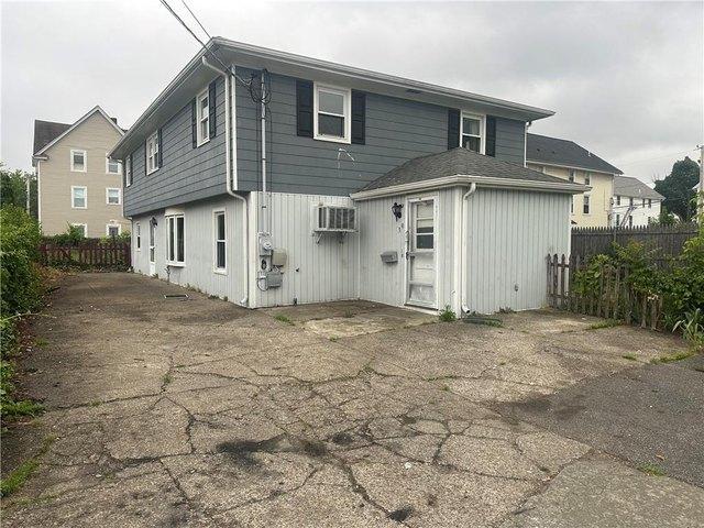 39 Locust St, Pawtucket, RI 02860