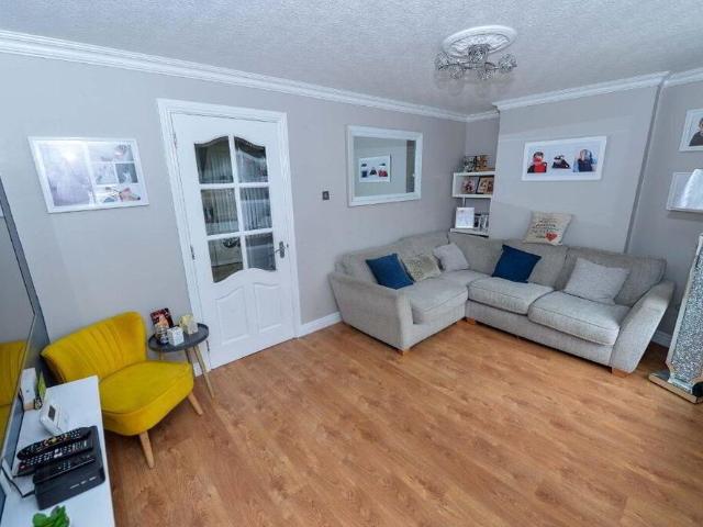 39 Loughlea, Belfast, BT5 4PA