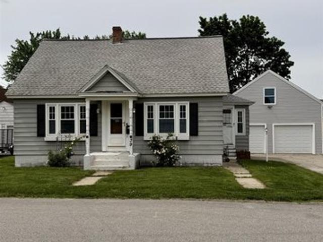 39 Lovewell St, Nashua, NH 03060