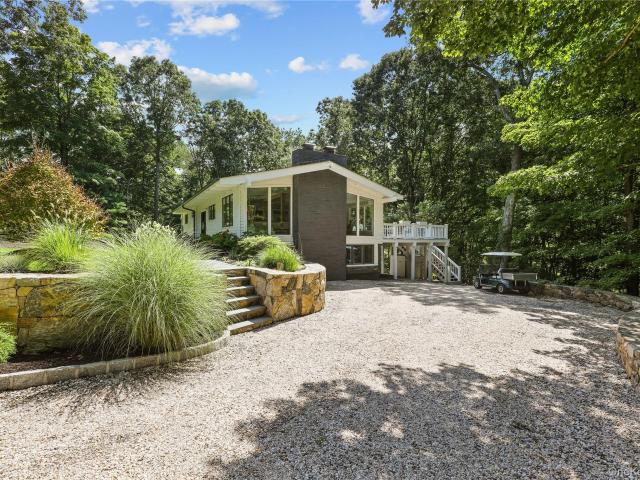 39 Lower Shad Road