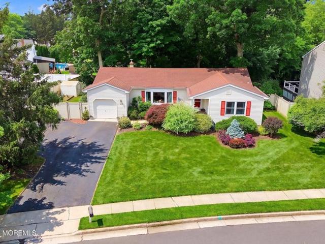 39 McFadden Dr, Monroe, NJ 08831