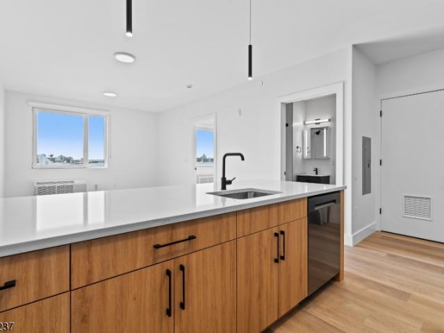 39 Madison St # 503