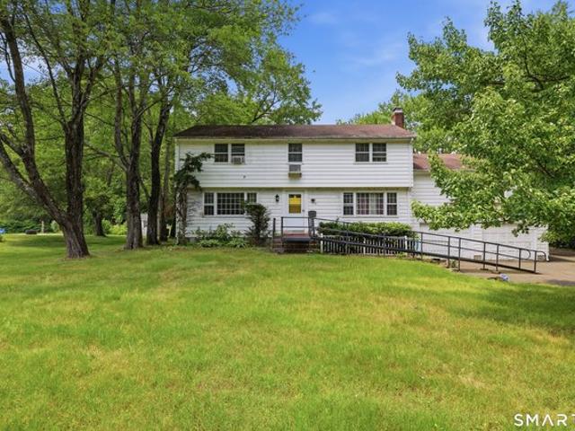 39 Maple Ave, Bloomfield, CT 06002