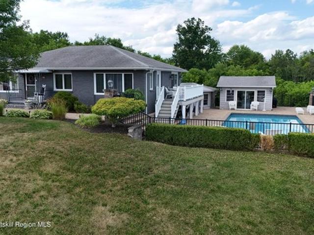 39 Market St, Saugerties, NY 12477