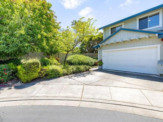 39 Meridian Cir, Rohnert Park, CA 94928