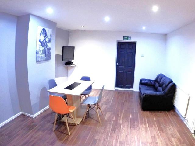 39 Monks Road, Lincoln, Lincolnshire, LN2 5HN