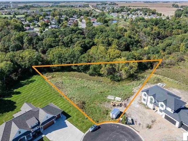 39 N Pointe Ct, North Mankato, MN 56003