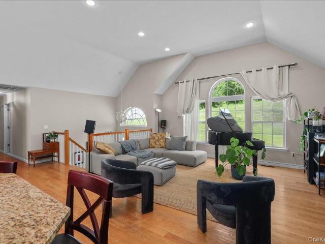 39 New Hill Road