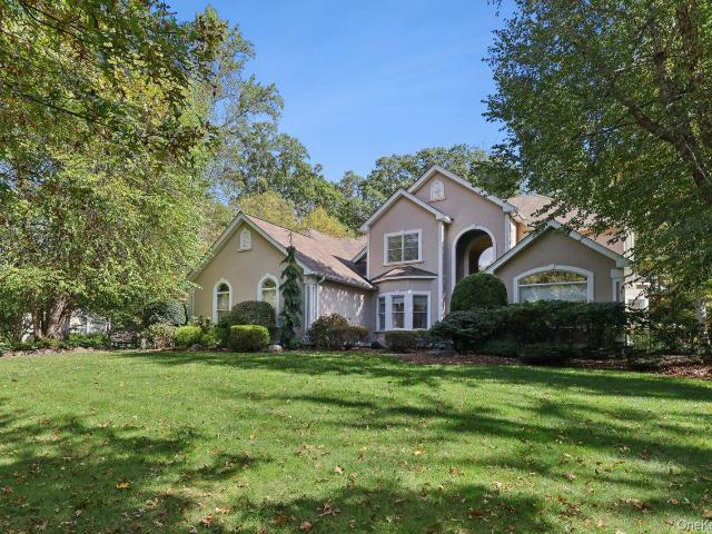 39 Oxford Dr, Montebello, NY 10901 | MLS #918593 | Compass