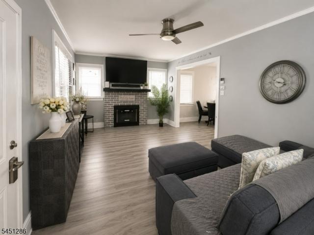 39 Park Dr S