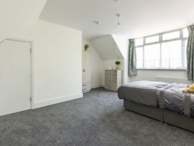 39 Park Road, Rugby