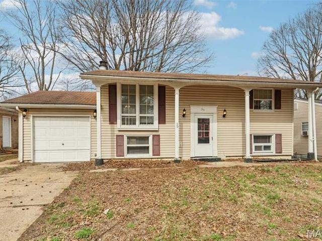 39 Potomac Dr, Fairview Heights, IL 62208