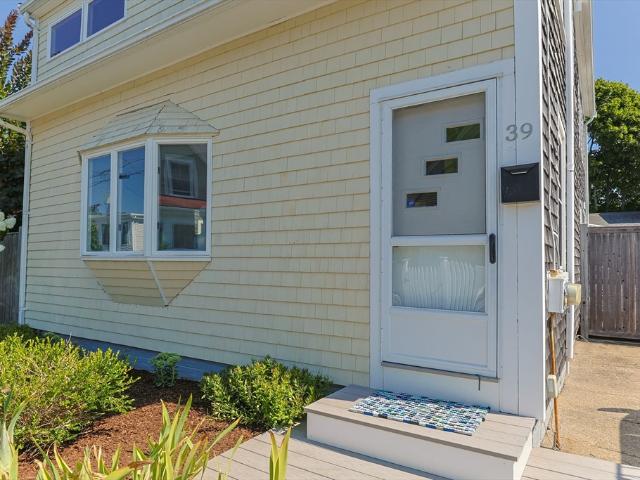 39 Pleasant Street