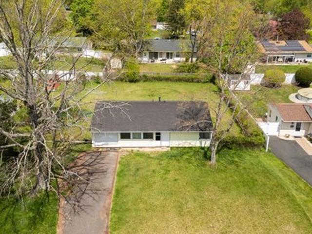 39 Richford Rd, South Brunswick, NJ 08824