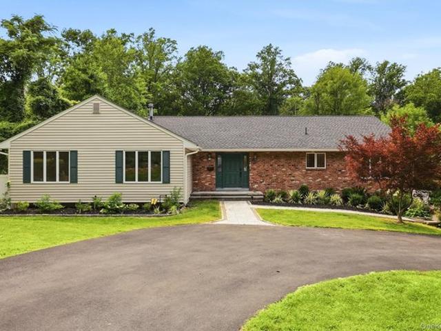 39 Ridge Rd, Hartsdale, NY 10530