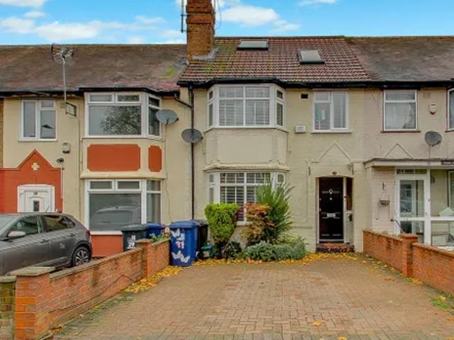 39 Robin Hood Way, London, UB6 7QN, United Kingdom | 4 bed townhouse for rent #168147121 | Rentberry