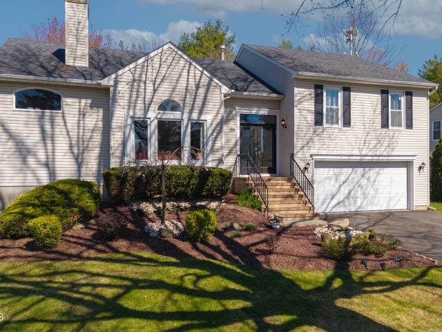39 Royal Rd, Freehold, NJ 07728 | MLS #22609