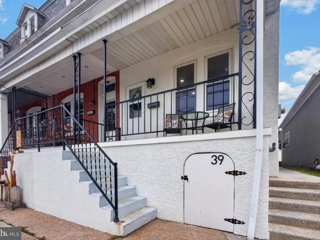 39 S Madison St, Boyertown, PA 19512