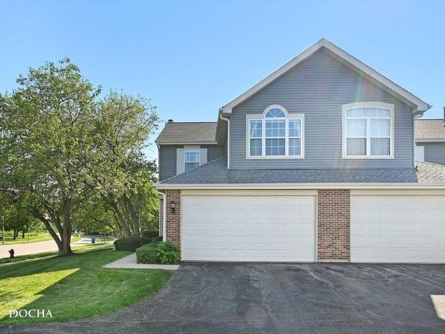 39 S Oakhurst Dr, Aurora, IL 60504
