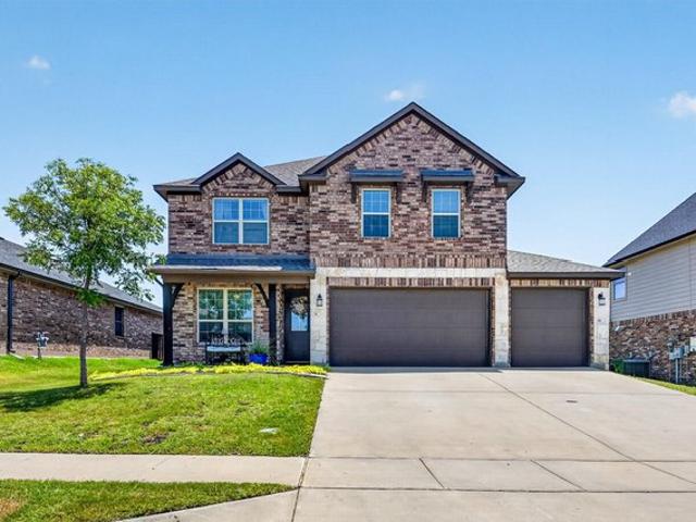39 S Highland Dr, Sanger, TX 76266