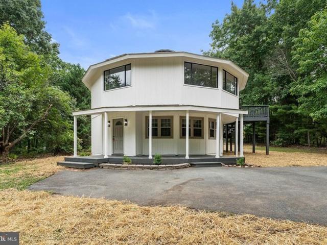 39 School Bus Rd, Louisa, VA 23093