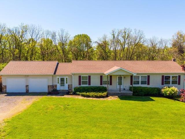 39 Saluki Dr, Bloomsburg, PA 17815