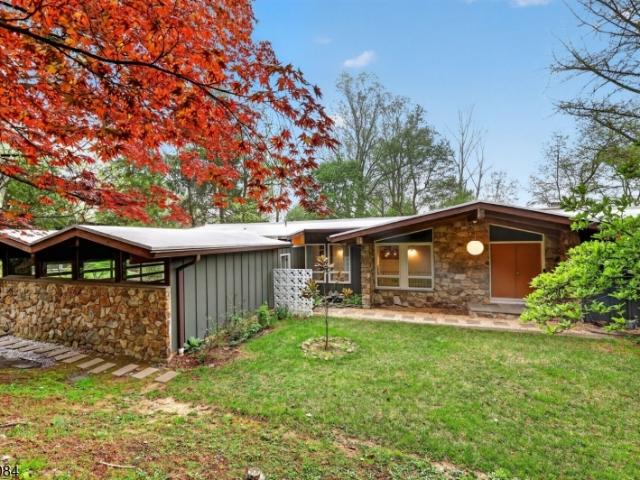 39 Skyline Dr