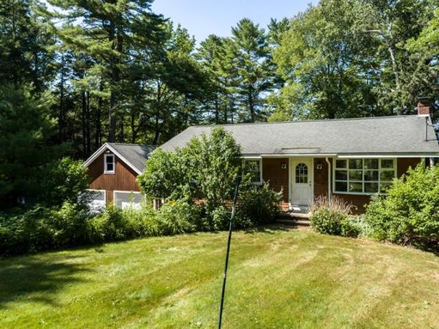 39 Spar Cove Rd, Freeport, ME 04032