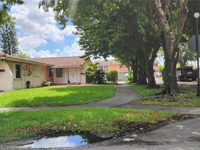 39 SW 114th Ave, Sweetwater, FL 33174