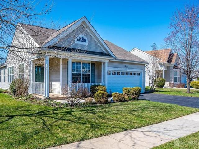 39 Stony Path Dr, South Brunswick, NJ 08810