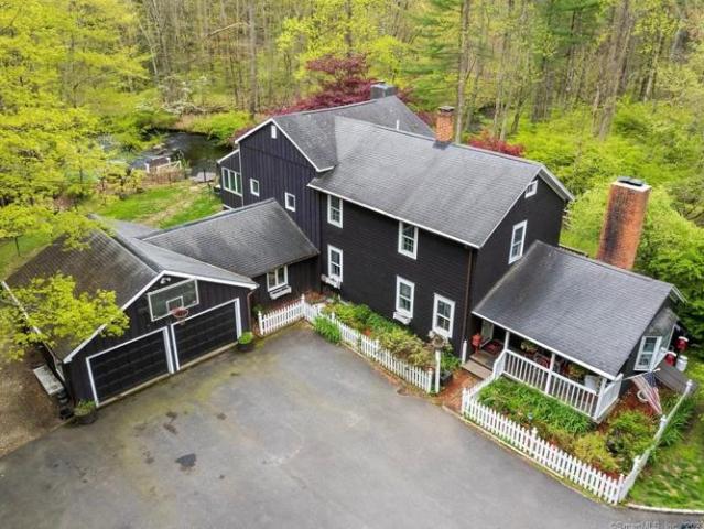 39 Station Rd, Redding, CT 06896