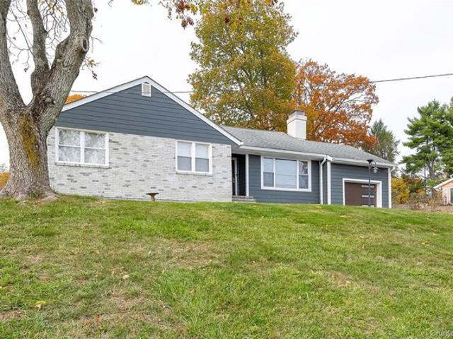 39 Susan Dr, Balmville, NY 12550