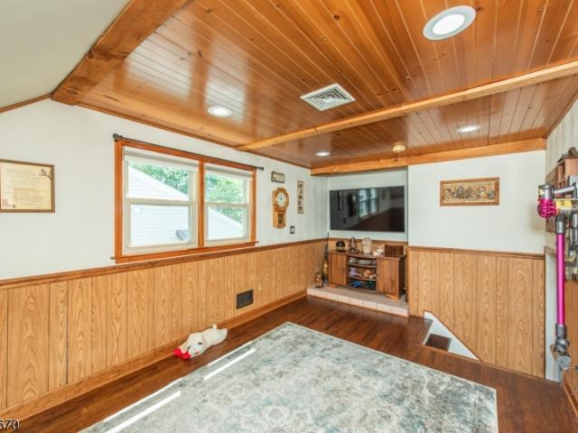 3 Maple Ln