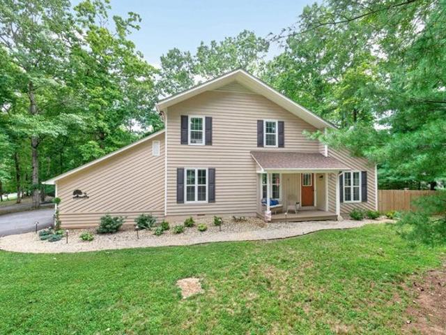3 Maplevale Dr, Palmyra, VA 22963