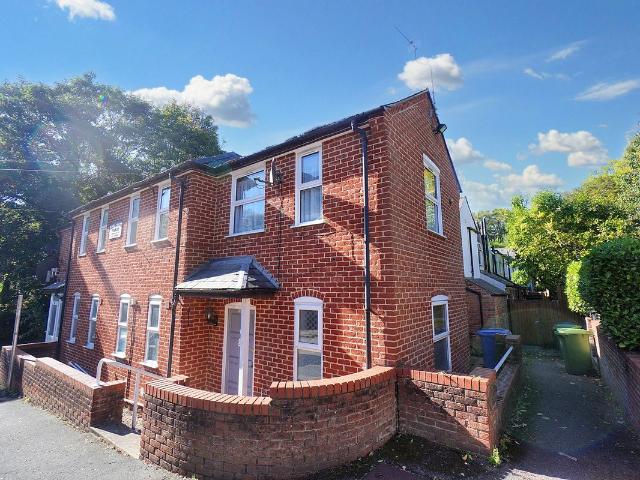 3 Margarets Court, Pinions Road, High Wycombe HP13, 1 bed flat to rent, £1,000 pcm | PrimeLocation