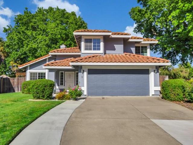 3 Marina Blue Ct, Sacramento, CA 95831