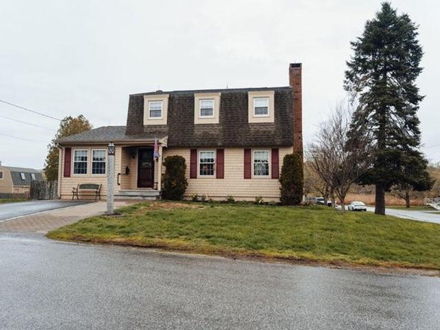 3 Mathews Ave, Bath, ME 04530