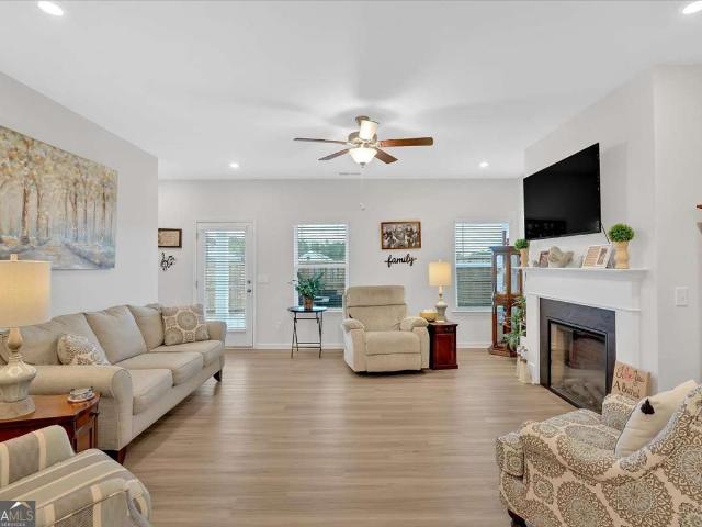 3 Maycroft Court