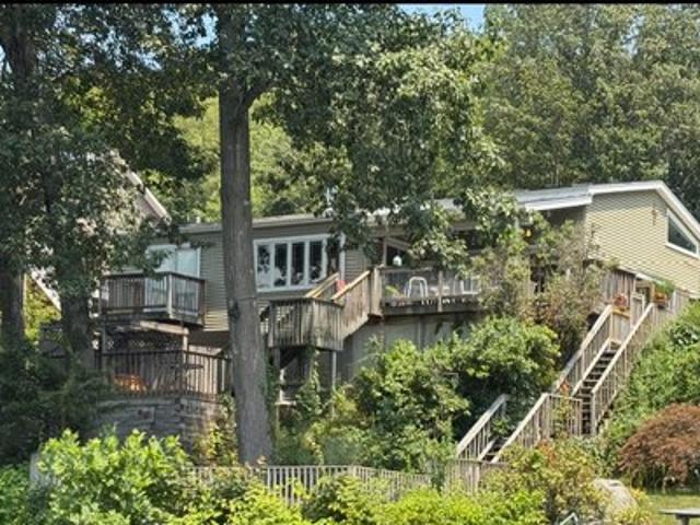 3 McConney Grv, Derby, CT 06418
