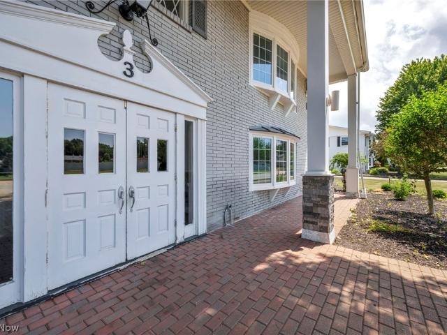 3 Meadowlawn Drive 3 22