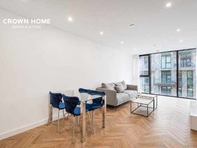 3 Merino Gardens, London Dock, 2 Bedrooms