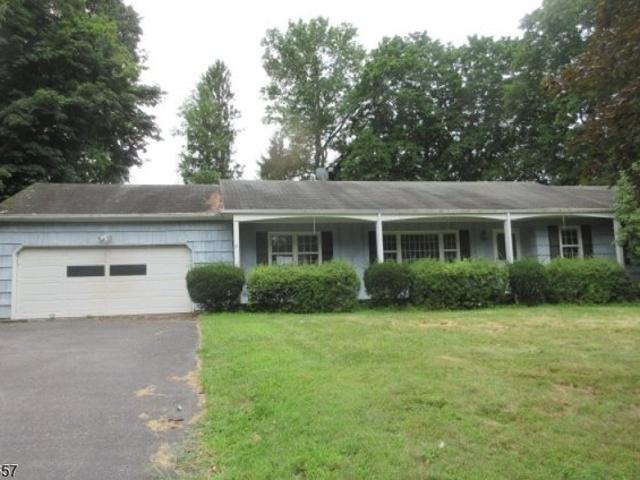 3 Mine Hill Rd, Washington Township, NJ 07882