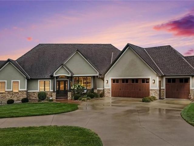 3 Mission Hills Dr, Saint Joseph, MO 64507