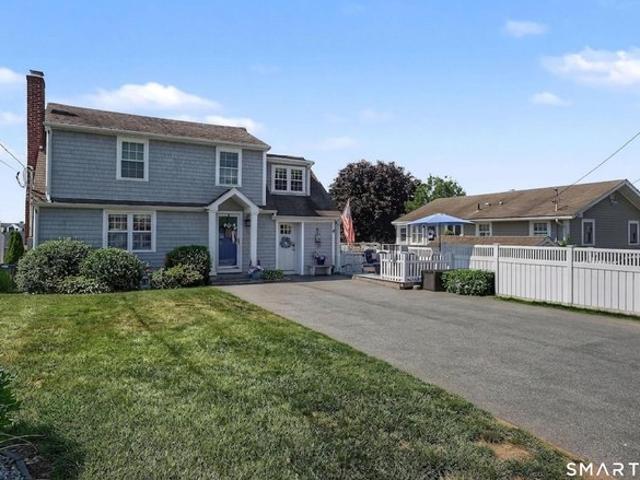 3 Mohican Rd, Westbrook, CT 06498