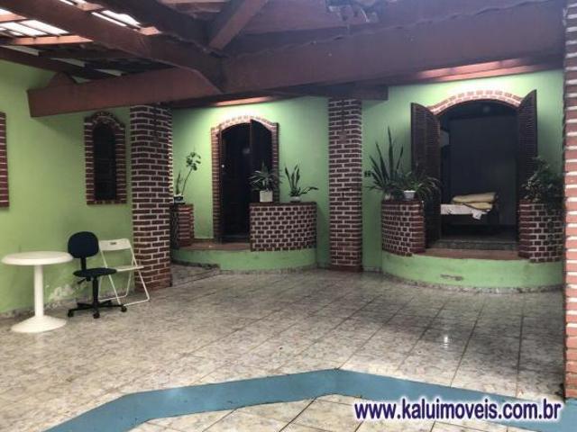 3 MORADIAS E 1 SALÃO EM TERRENO DE 441M²