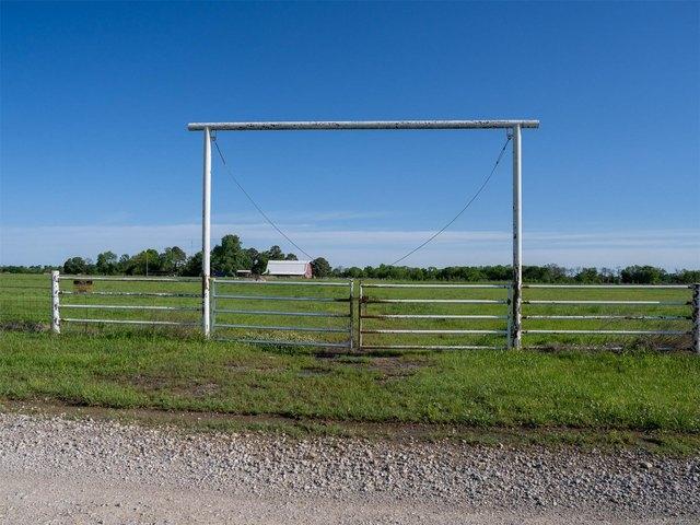 3 N 300 Rd, Okmulgee, OK 74447