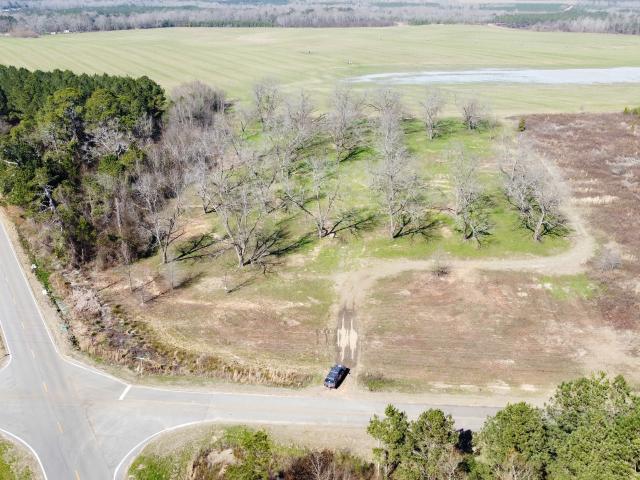 3 N. County Line Road