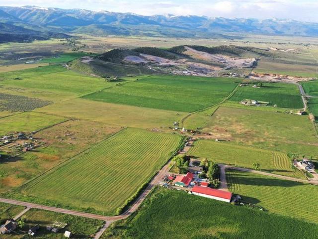 3 N Gravel Pit Rd E, Mount Pleasant, UT 84647