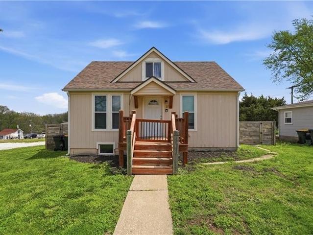 3 N Mulberry Ter, Louisburg, KS 66053